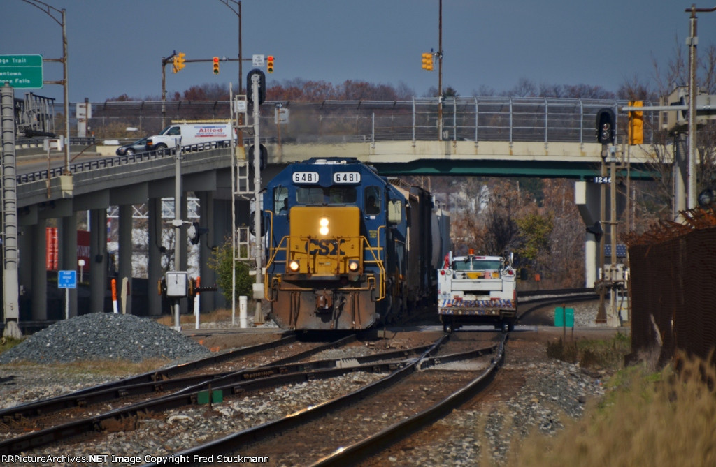 Maintainer east, D750 west.